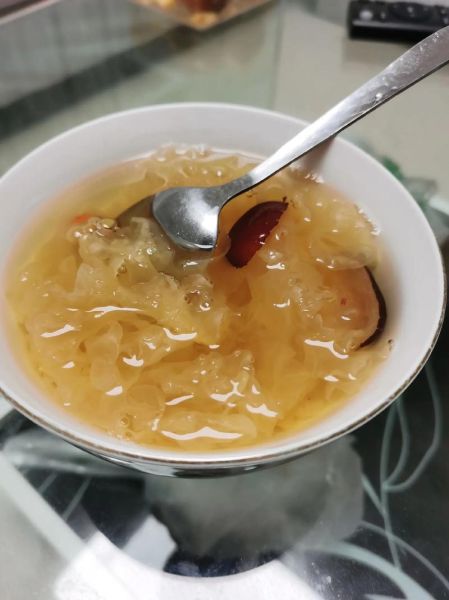 银耳汤可以每天喝吗_长期喝银耳汤有副作用吗-第2张图片-山城妙识 银耳汤可以每天喝吗_长期喝银耳汤有副作用吗-第2张图片-山城妙识