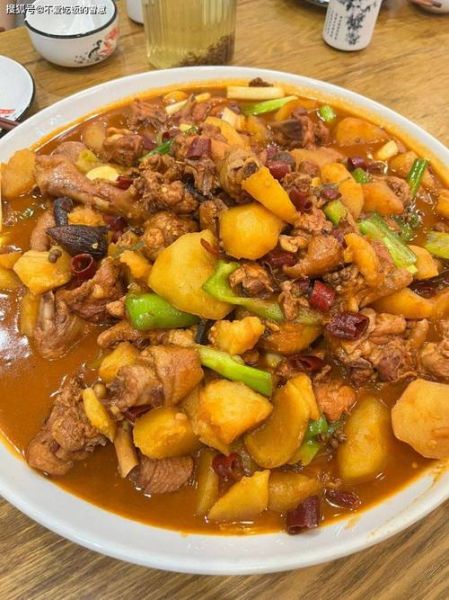 大盘鸡是哪里的菜_新疆大盘鸡起源地-第1张图片-山城妙识 大盘鸡是哪里的菜_新疆大盘鸡起源地-第1张图片-山城妙识