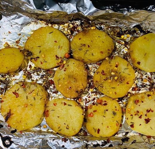 锡纸烤土豆片怎么做_烤箱温度和时间-第1张图片-山城妙识 锡纸烤土豆片怎么做_烤箱温度和时间-第1张图片-山城妙识