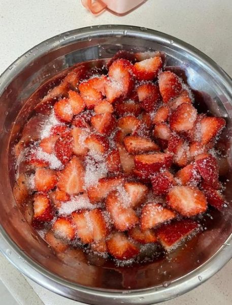 草莓果酱表情包怎么玩_草莓果酱恶搞教程-第3张图片-山城妙识