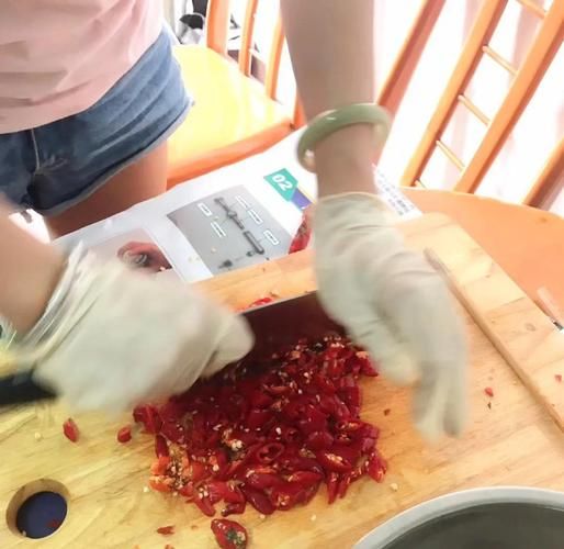 鲜辣椒酱怎么腌制_鲜辣椒酱腌制方法-第1张图片-山城妙识