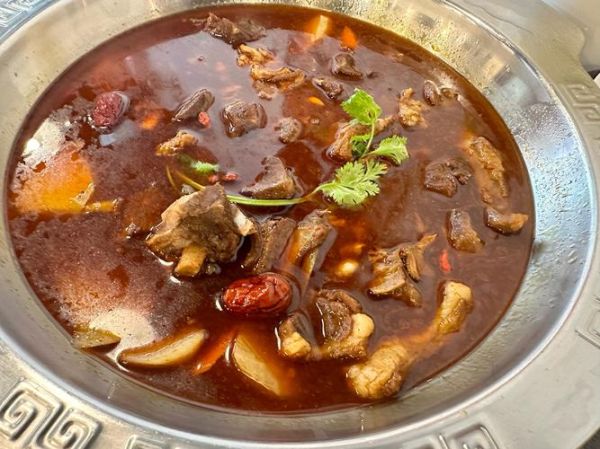 羊肉汤锅正宗做法_怎么做不膻又鲜-第1张图片-山城妙识