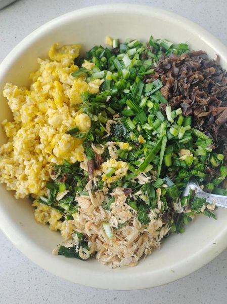 韭菜鸡蛋木耳素馅饺子怎么调馅_韭菜鸡蛋木耳饺子热量高吗-第1张图片-山城妙识 韭菜鸡蛋木耳素馅饺子怎么调馅_韭菜鸡蛋木耳饺子热量高吗-第1张图片-山城妙识
