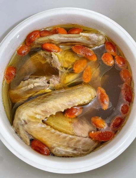 鸽子汤怎么炖最补气血_孕妇吃鸽子有哪些禁忌-第2张图片-山城妙识