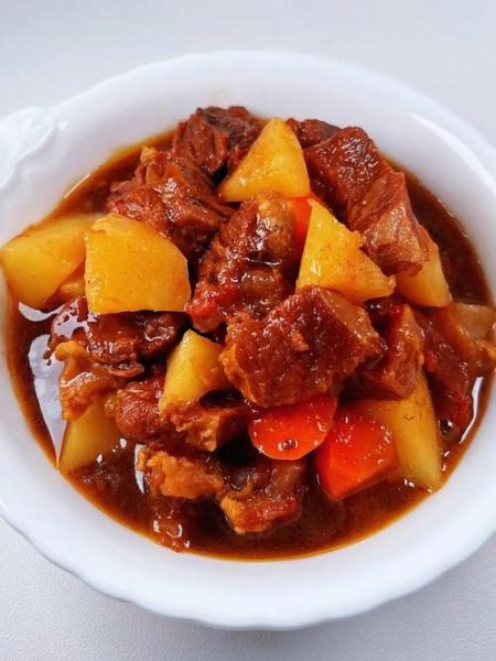 土豆烧牛肉怎么做才软烂入味_土豆烧牛肉用牛腩还是牛肋条-第2张图片-山城妙识 土豆烧牛肉怎么做才软烂入味_土豆烧牛肉用牛腩还是牛肋条-第2张图片-山城妙识