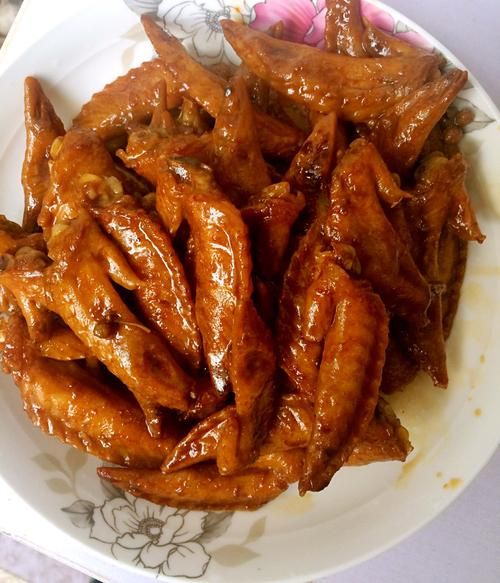 红烧鸡翅尖怎么做好吃_红烧鸡翅尖的家常做法-第2张图片-山城妙识