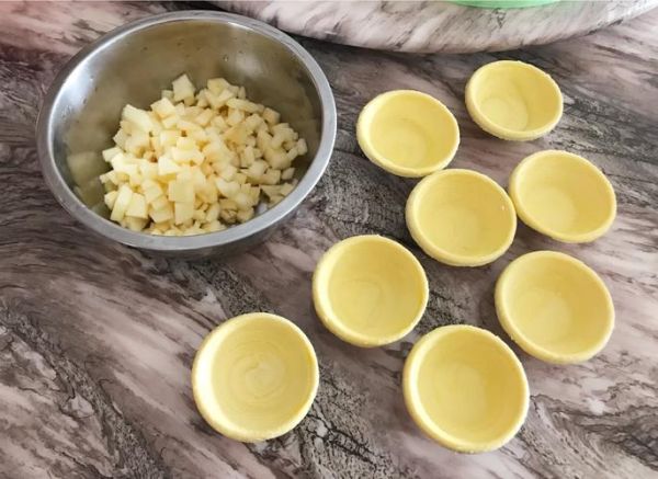 蛋挞皮怎么做不用黄油_家庭简易版蛋挞皮做法-第3张图片-山城妙识