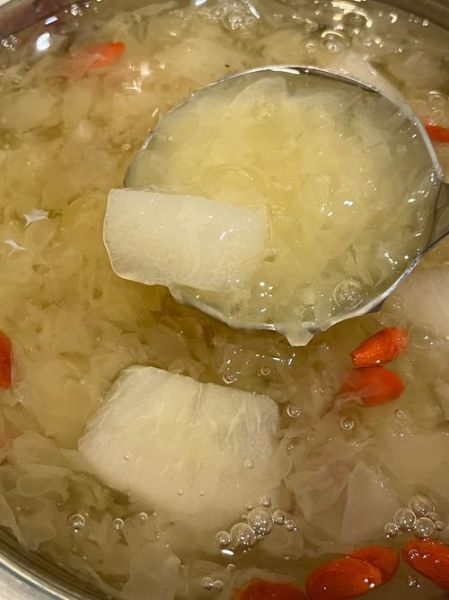 银耳雪梨汤的热量_减肥期间能喝吗-第2张图片-山城妙识 银耳雪梨汤的热量_减肥期间能喝吗-第2张图片-山城妙识