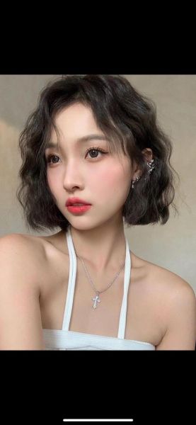 鸡蛋卷发型适合什么脸型_怎么打理更持久-第1张图片-山城妙识