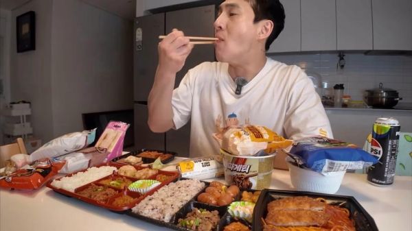 韩国美食主播怎么赚钱_韩国吃播收入揭秘-第1张图片-山城妙识 韩国美食主播怎么赚钱_韩国吃播收入揭秘-第1张图片-山城妙识