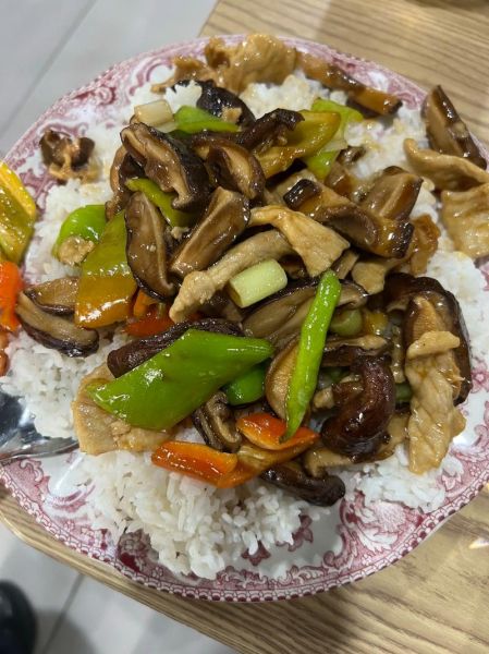 香菇肉片盖饭怎么做_香菇肉片盖饭热量高吗-第2张图片-山城妙识