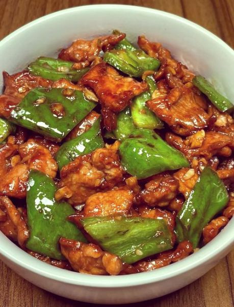 菜椒炒肉怎么炒好吃_家常做法步骤-第2张图片-山城妙识