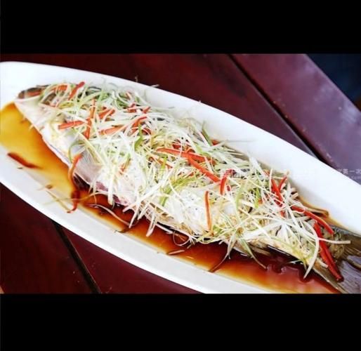 鲤鱼怎么做好吃又简单家常_鲤鱼家常做法视频-第2张图片-山城妙识