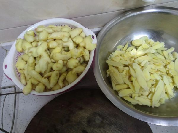 腌姜芽怎么做又脆又好吃_家常腌姜芽的秘诀-第1张图片-山城妙识 腌姜芽怎么做又脆又好吃_家常腌姜芽的秘诀-第1张图片-山城妙识