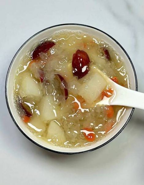 雪梨银耳汤熬多长时间_雪梨银耳汤要炖多久才出胶-第3张图片-山城妙识 雪梨银耳汤熬多长时间_雪梨银耳汤要炖多久才出胶-第3张图片-山城妙识