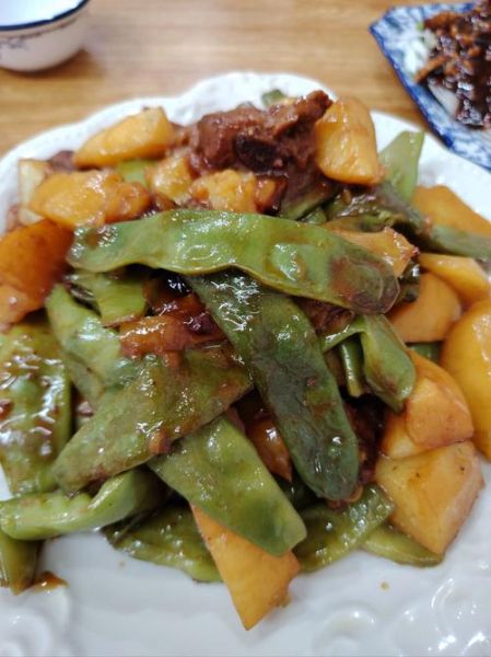 豆角土豆炖肉怎么做好吃_豆角土豆炖肉用哪个部位肉-第1张图片-山城妙识 豆角土豆炖肉怎么做好吃_豆角土豆炖肉用哪个部位肉-第1张图片-山城妙识
