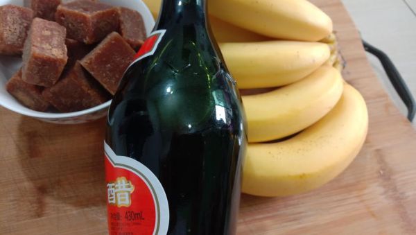 醋泡香蕉的做法_醋泡香蕉的功效与禁忌-第2张图片-山城妙识