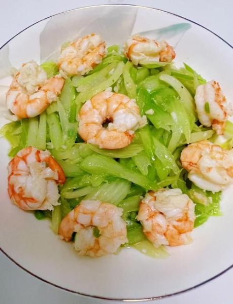 西芹腰果虾仁怎么炒_西芹腰果虾仁热量高吗-第1张图片-山城妙识