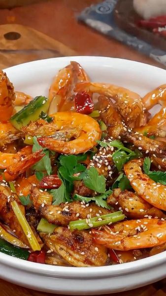 香辣鸡翅虾干锅怎么做_香辣鸡翅虾干锅需要焯水吗-第3张图片-山城妙识