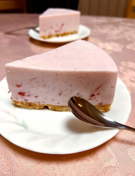 草莓慕斯蛋糕怎么做_草莓慕斯蛋糕热量高吗-第1张图片-山城妙识