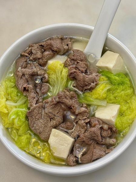 青菜牛肉汤怎么做_牛肉汤不腥的秘诀-第1张图片-山城妙识