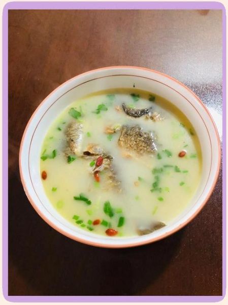 鲫鱼汤怎么做好吃_鲫鱼汤奶白窍门-第3张图片-山城妙识