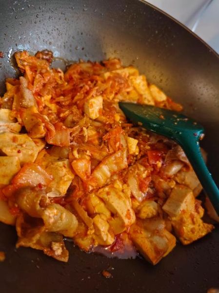 辣白菜炒五花肉怎么做_辣白菜炒五花肉正宗做法-第1张图片-山城妙识 辣白菜炒五花肉怎么做_辣白菜炒五花肉正宗做法-第1张图片-山城妙识