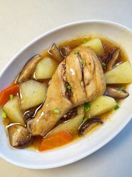 香菇炖鸡腿怎么做好吃_香菇炖鸡腿需要焯水吗-第1张图片-山城妙识