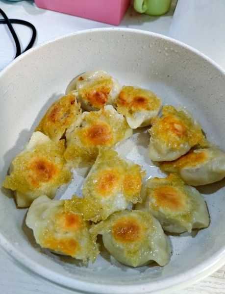 速冻水饺怎么煎不破皮_速冻煎饺的正确做法-第2张图片-山城妙识