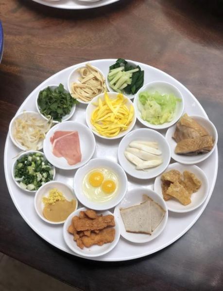 过桥米线怎么做才正宗_过桥米线配料窍门-第1张图片-山城妙识