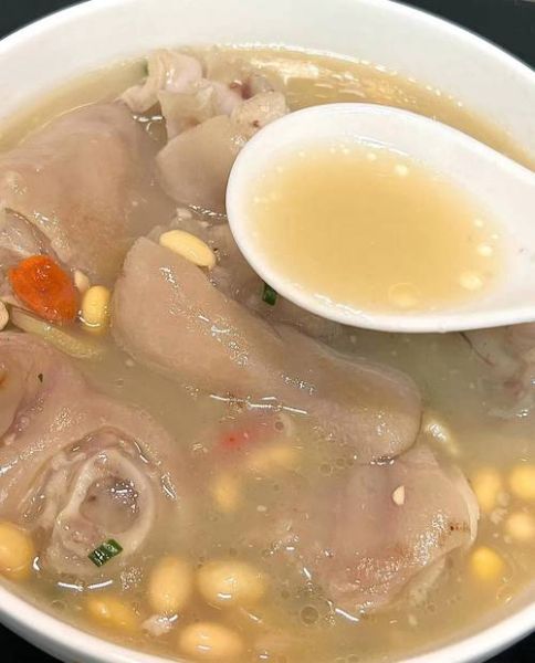 猪脚炖什么好吃又补血_猪脚补血炖汤最佳搭配-第1张图片-山城妙识 猪脚炖什么好吃又补血_猪脚补血炖汤最佳搭配-第1张图片-山城妙识