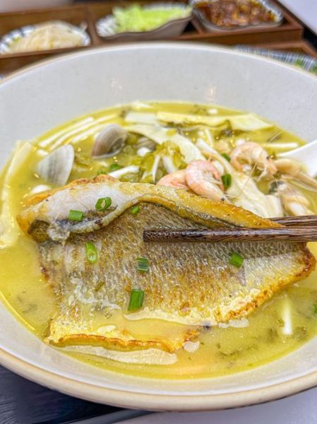 黄鱼煨面怎么做好吃_黄鱼煨面最正宗的做法-第1张图片-山城妙识 黄鱼煨面怎么做好吃_黄鱼煨面最正宗的做法-第1张图片-山城妙识