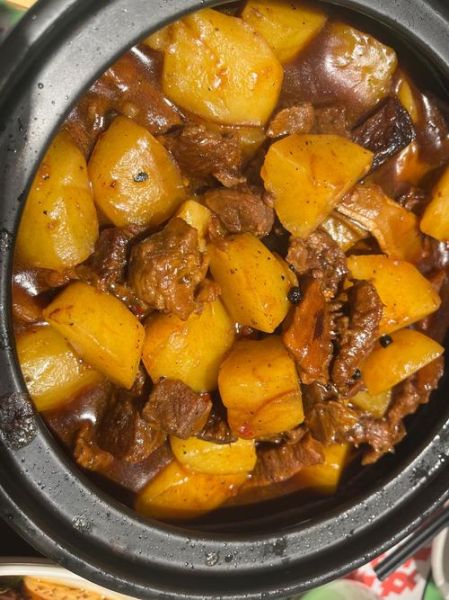 土豆烧肉土豆要烧多久_土豆烧肉多久能熟-第1张图片-山城妙识