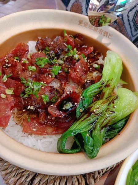 腊肠煲仔饭怎么做_腊肠煲仔饭家常做法-第1张图片-山城妙识