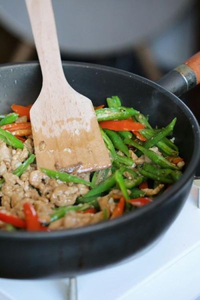 辣子肉怎么做_辣子肉的家常做法-第2张图片-山城妙识