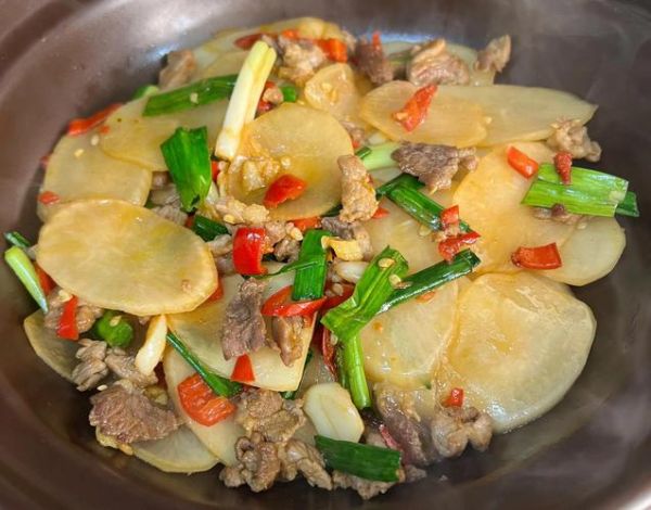 白萝卜炒肉怎么做_白萝卜炒肉热量高吗-第3张图片-山城妙识
