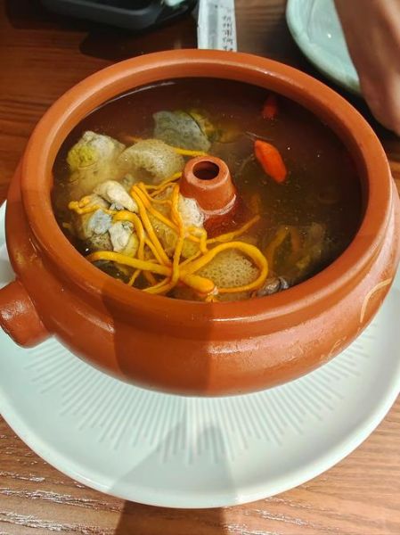 三七汽锅鸡正宗做法_三七汽锅鸡怎么做才地道-第2张图片-山城妙识 三七汽锅鸡正宗做法_三七汽锅鸡怎么做才地道-第2张图片-山城妙识