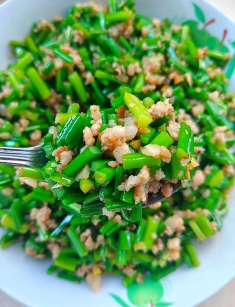 韭菜花怎么炒好吃_韭菜花小炒做法大全-第1张图片-山城妙识