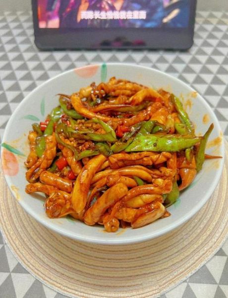 青椒炒鱿鱼怎么做_家常做法步骤详解-第2张图片-山城妙识