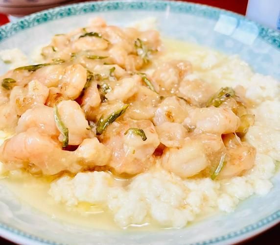 龙井虾仁怎么做_正宗龙井虾仁的做法步骤-第2张图片-山城妙识