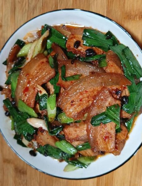 青蒜回锅肉怎么做_正宗川味回锅肉做法-第2张图片-山城妙识 青蒜回锅肉怎么做_正宗川味回锅肉做法-第2张图片-山城妙识