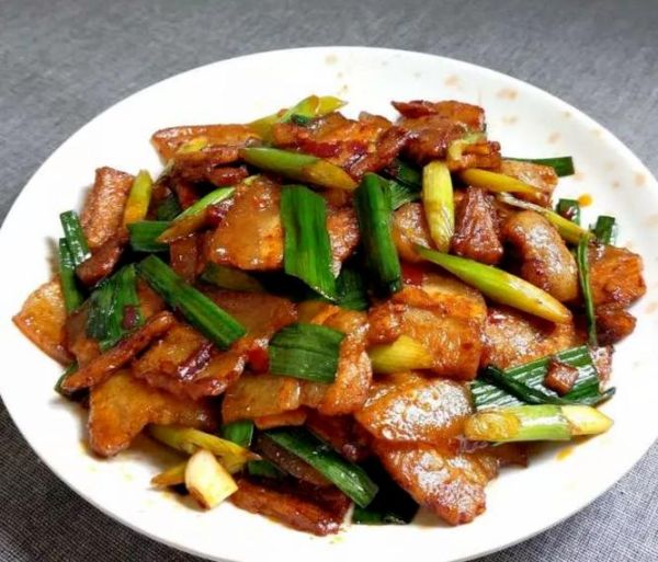 青蒜回锅肉怎么做_正宗川味回锅肉做法-第3张图片-山城妙识 青蒜回锅肉怎么做_正宗川味回锅肉做法-第3张图片-山城妙识