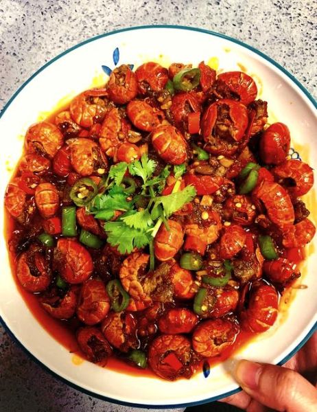 麻辣小龙虾怎么做_家庭版超简单做法-第1张图片-山城妙识