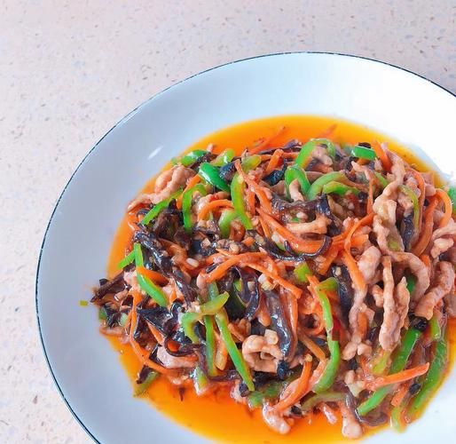 鱼香肉丝盖浇饭怎么做_鱼香肉丝盖浇饭好吃窍门-第1张图片-山城妙识