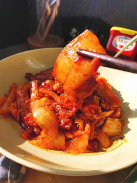 韩式辣白菜炒五花肉怎么做_正宗做法窍门-第1张图片-山城妙识