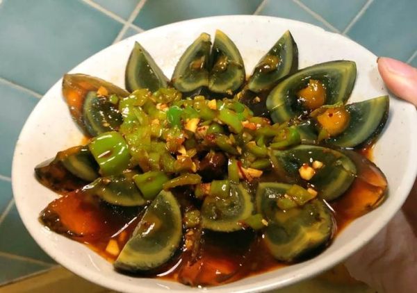 青椒皮蛋怎么做_皮蛋拌青椒的做法窍门-第2张图片-山城妙识