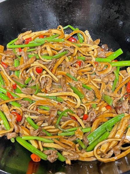 香干炒肉先放肉还是香干_家常做法步骤详解-第2张图片-山城妙识