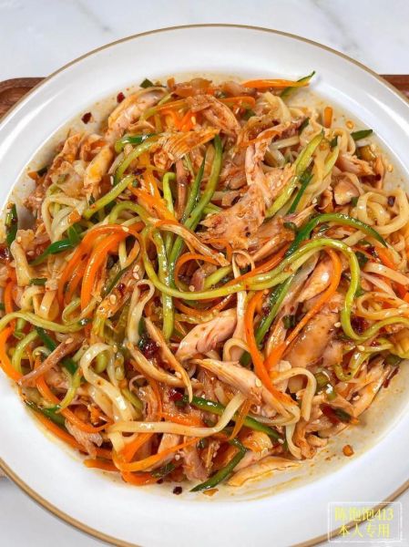 麻辣鸡丝凉面怎么做_鸡丝凉面热量高吗-第1张图片-山城妙识 麻辣鸡丝凉面怎么做_鸡丝凉面热量高吗-第1张图片-山城妙识