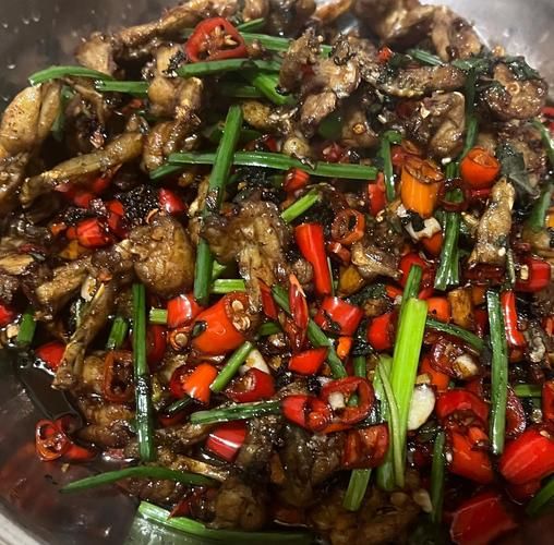 红烧田鸡怎么做好吃_红烧田鸡家常做法步骤-第3张图片-山城妙识