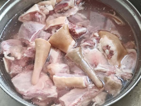 炖羊肉放什么调料最香_炖羊肉要不要焯水-第3张图片-山城妙识 炖羊肉放什么调料最香_炖羊肉要不要焯水-第3张图片-山城妙识